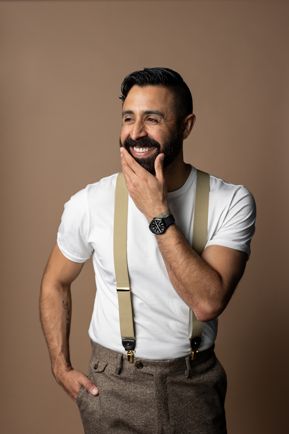 Sophisticated, refined, with a side of scotch // Portrait Session at ...